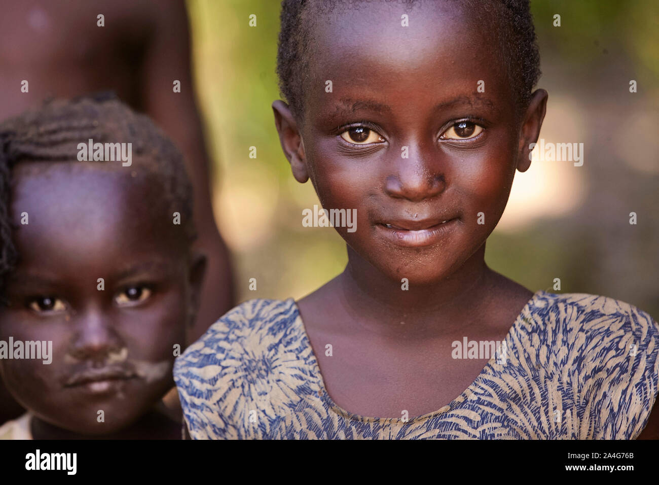 Poor children hi-res stock photography and images - Alamy