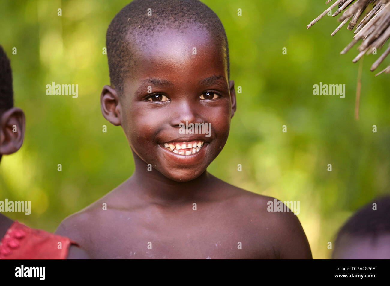 Poor children hi-res stock photography and images - Alamy