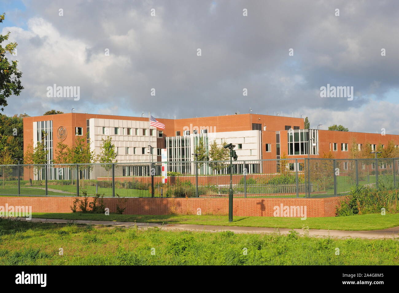 Us consulate building hi-res stock photography and images - Alamy