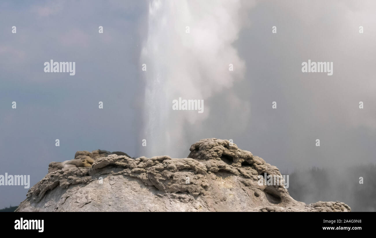 Geyser eruption yellowstone hi-res stock photography and images - Alamy