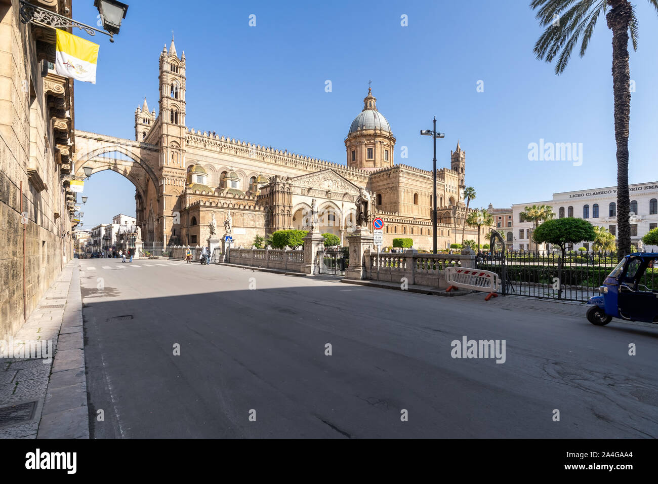 Souther facade hi-res stock photography and images - Alamy