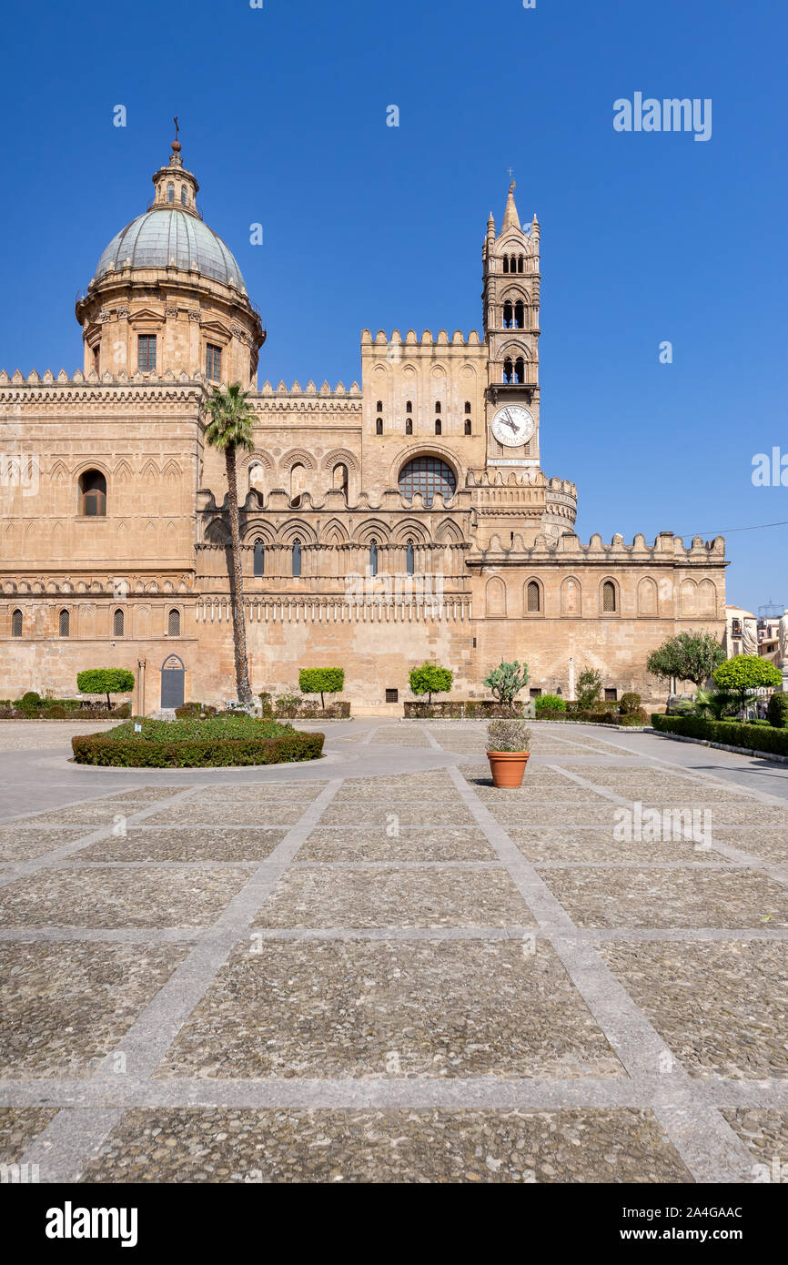 Palermo, Sicily - March 23, 2019: The front view of the Palermo ...