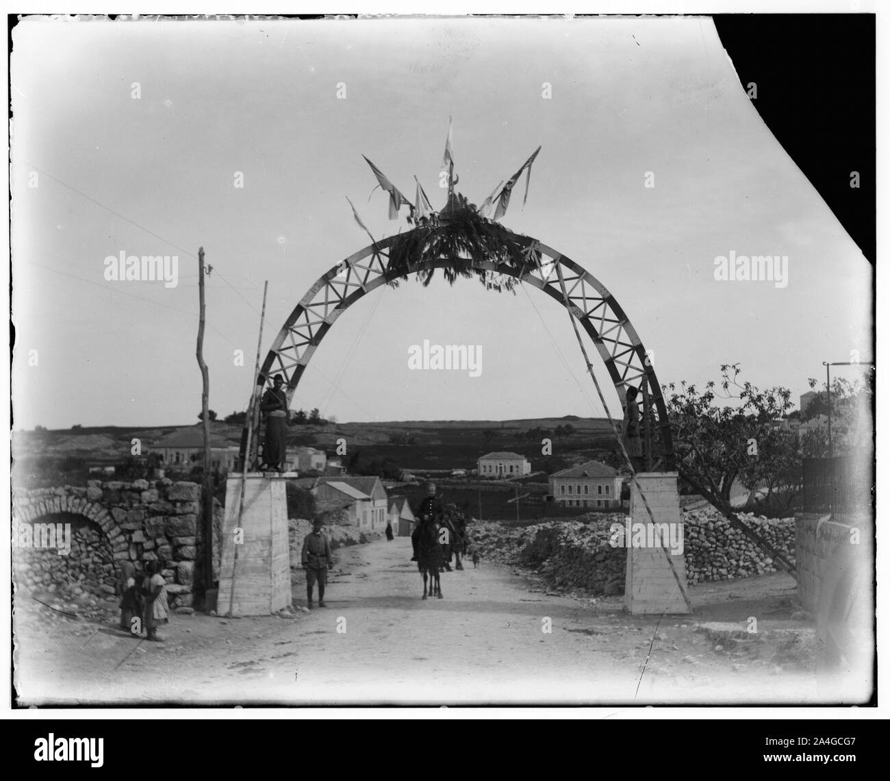 Ancient triumphal arch hi-res stock photography and images - Alamy