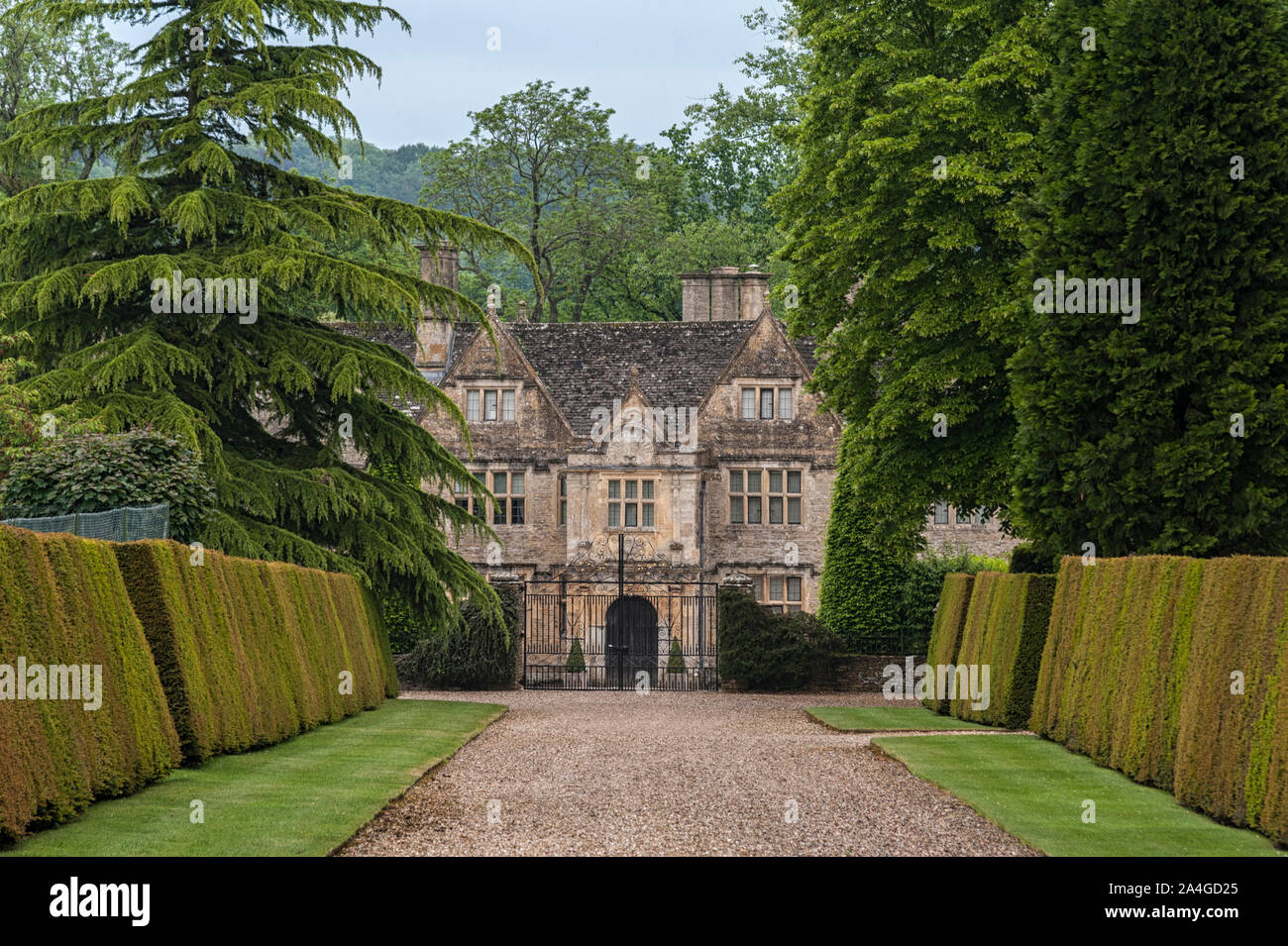 The Upper Slaughter Manor House is a picturesque Elizabethan manor set ...
