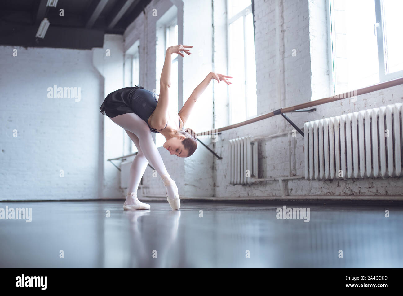 Ballet dancer back bend hi-res stock photography and images - Alamy
