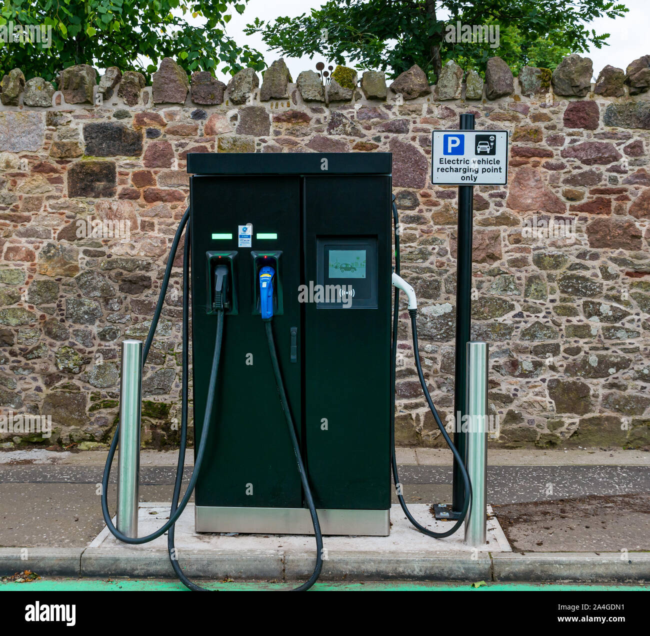 British electric vehicle hi-res stock photography and images - Alamy