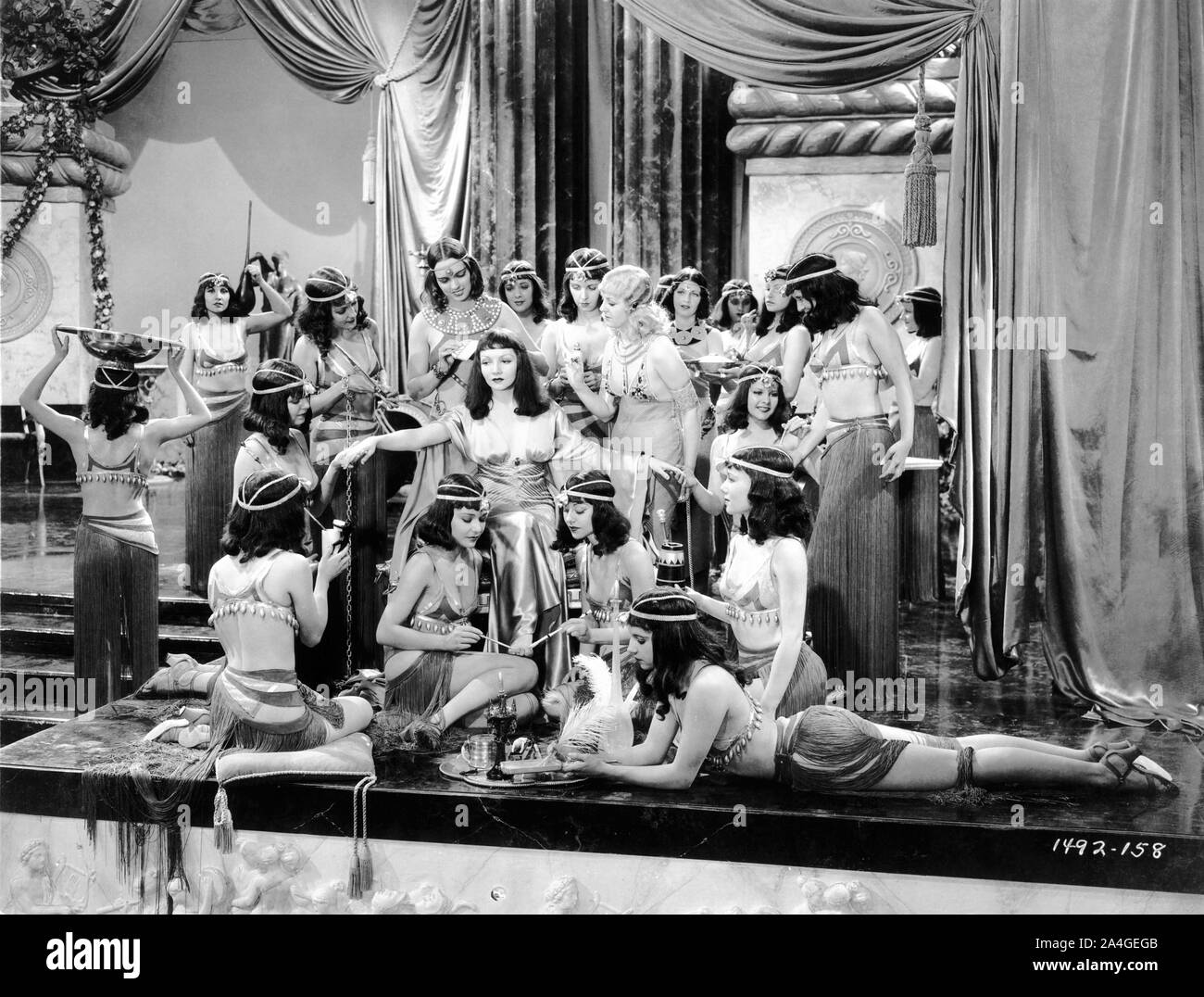 CLAUDETTE COLBERT as CLEOPATRA with handmaidens1934 director CECIL B ...
