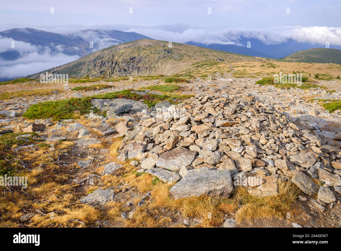 Trail ascent stone peak hi-res stock photography and images - Alamy
