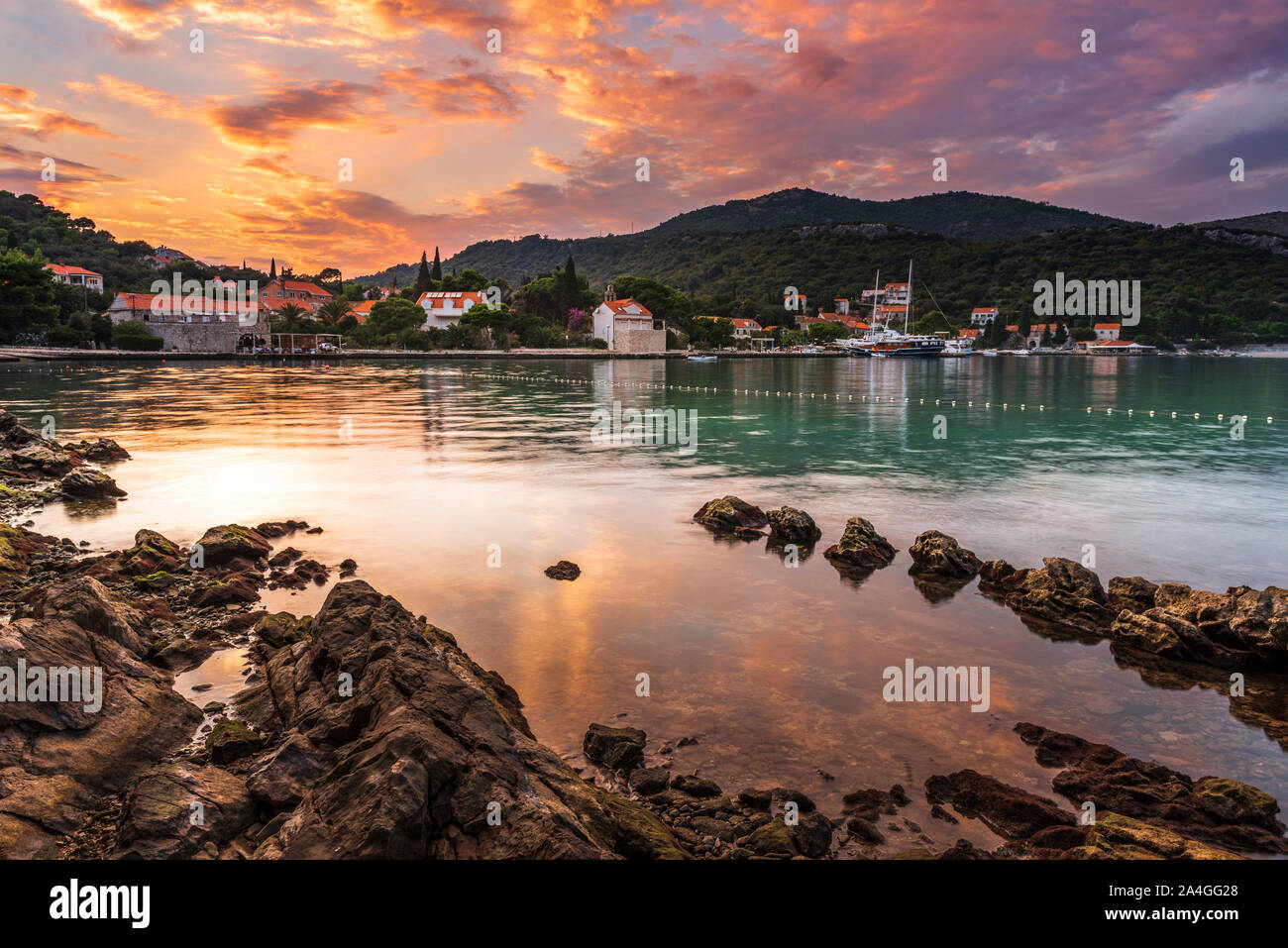 Sail over edge of the world hi-res stock photography and images - Alamy