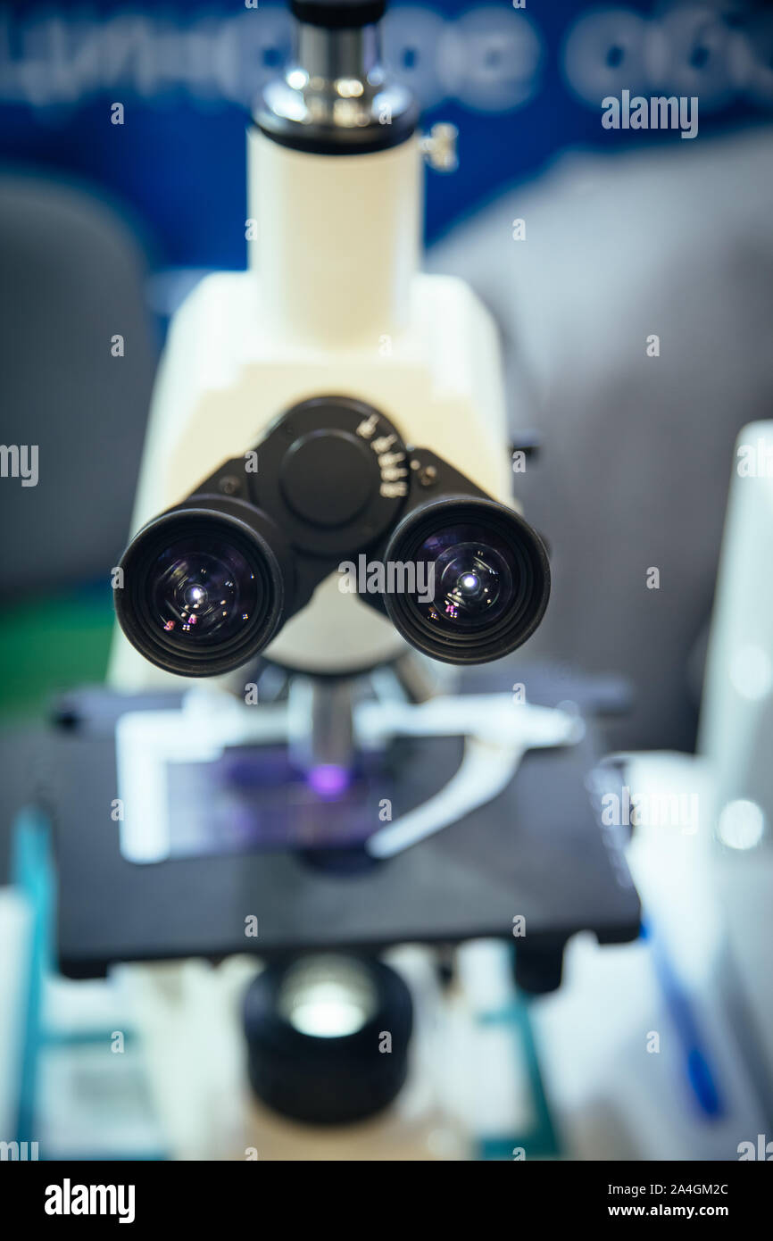 Binocular microscope hi-res stock photography and images - Alamy