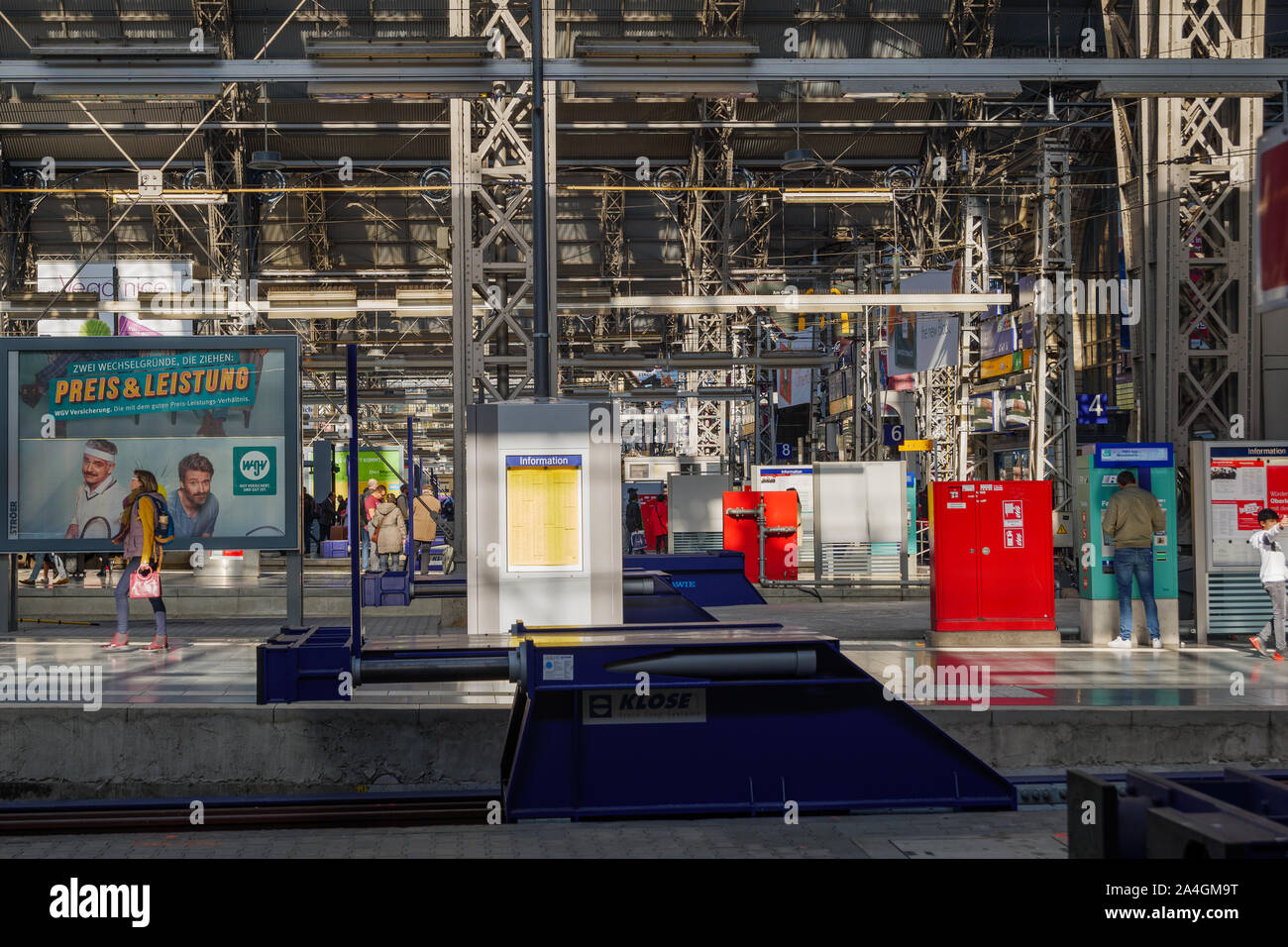 Platform Ticket Machine High Resolution Stock Photography and Images ...
