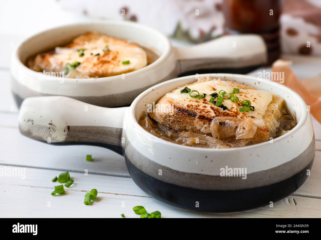 French Onion Soup, Served in Traditional Clay Pots Stock Photo - Alamy