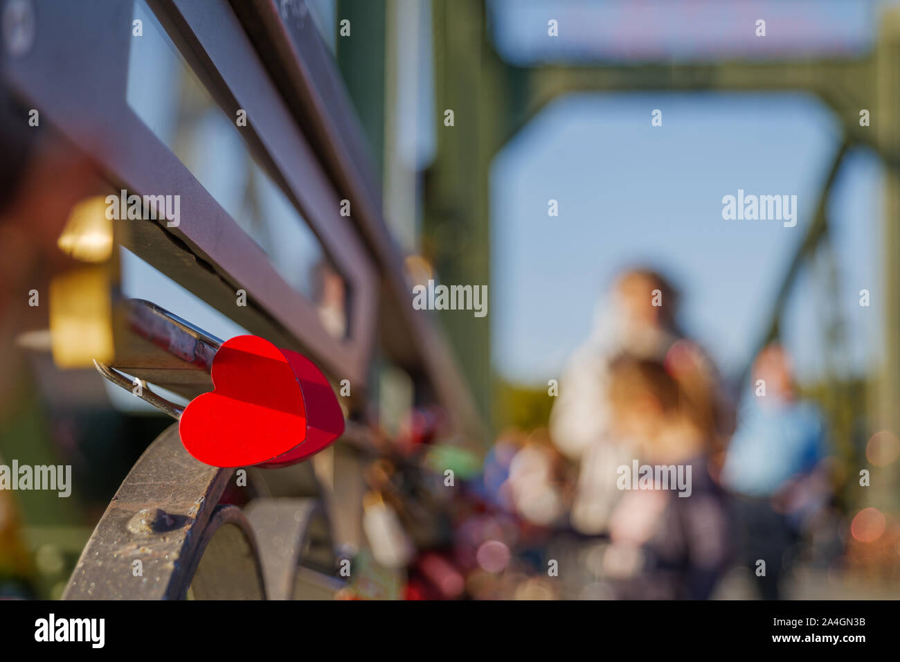 Bridge footbridge iron architecture metal hi-res stock photography and ...