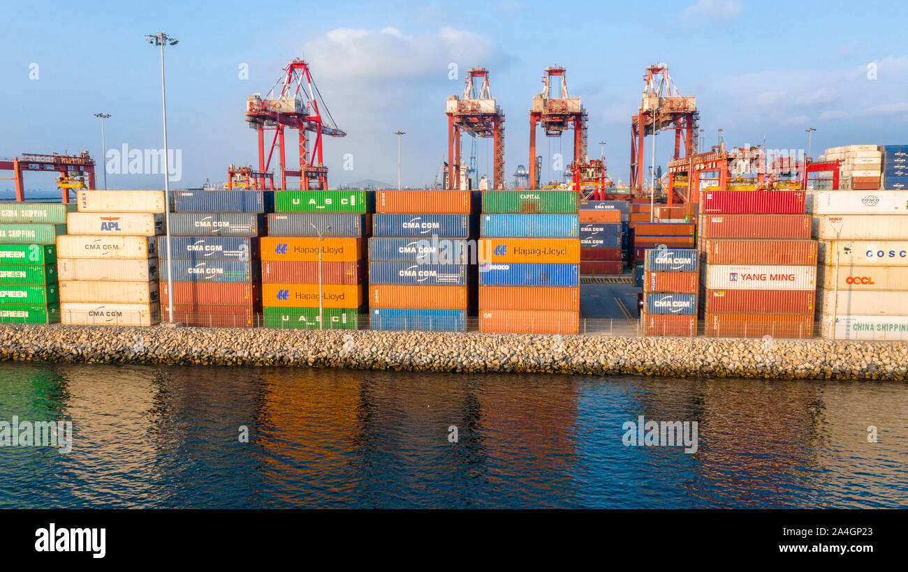 Port of callao lima peru container hi-res stock photography and images ...