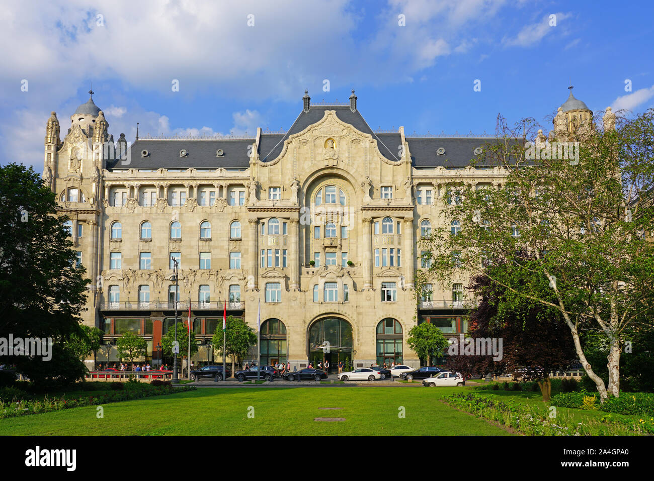 Five star bank building hi-res stock photography and images - Alamy