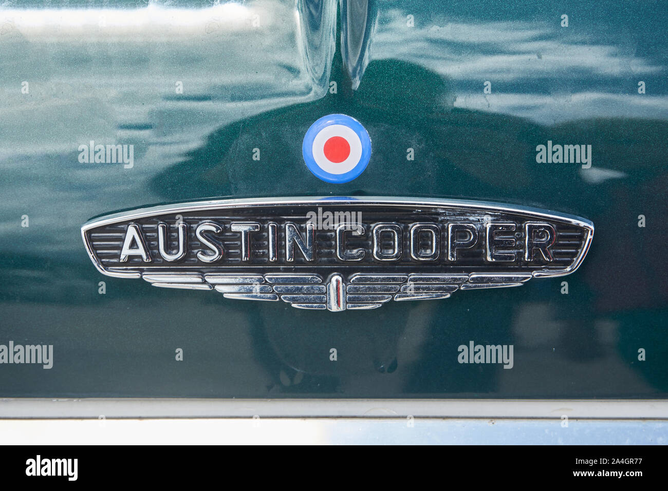 Cooper logo hi-res stock photography and images - Alamy