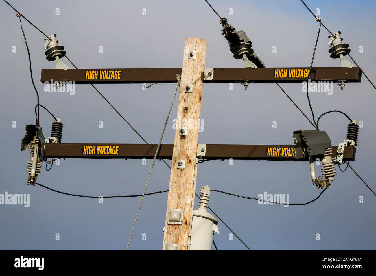 Southern California Edison high voltage electric power poles and lines ...