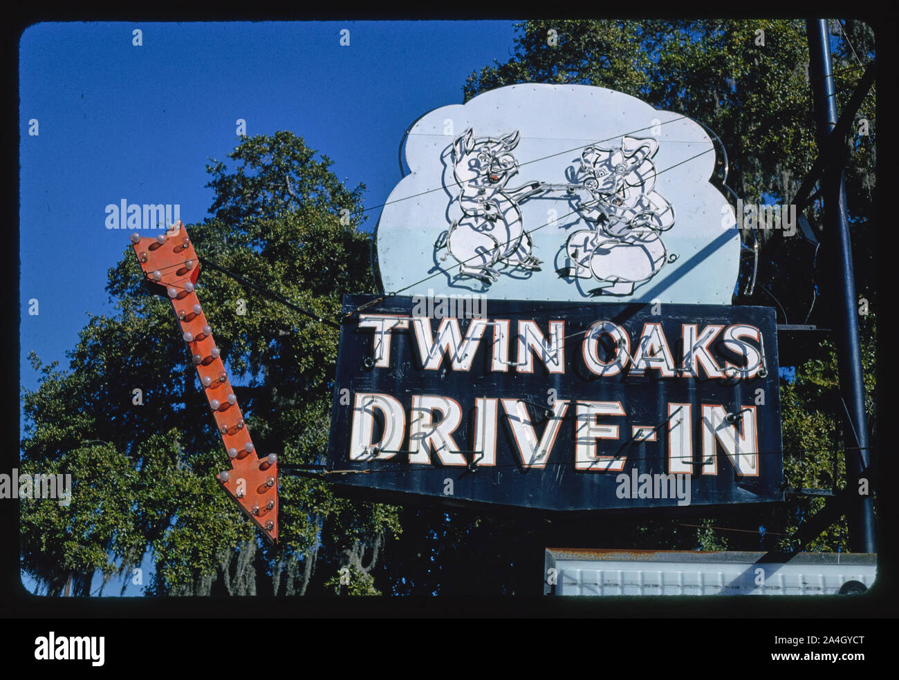 Twin Oaks Drive-In Bar-B-Q Restaurant sign, Norwich Street, Brunswick ...