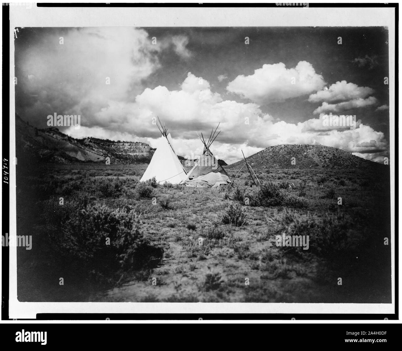 Indian teepees hi-res stock photography and images - Alamy