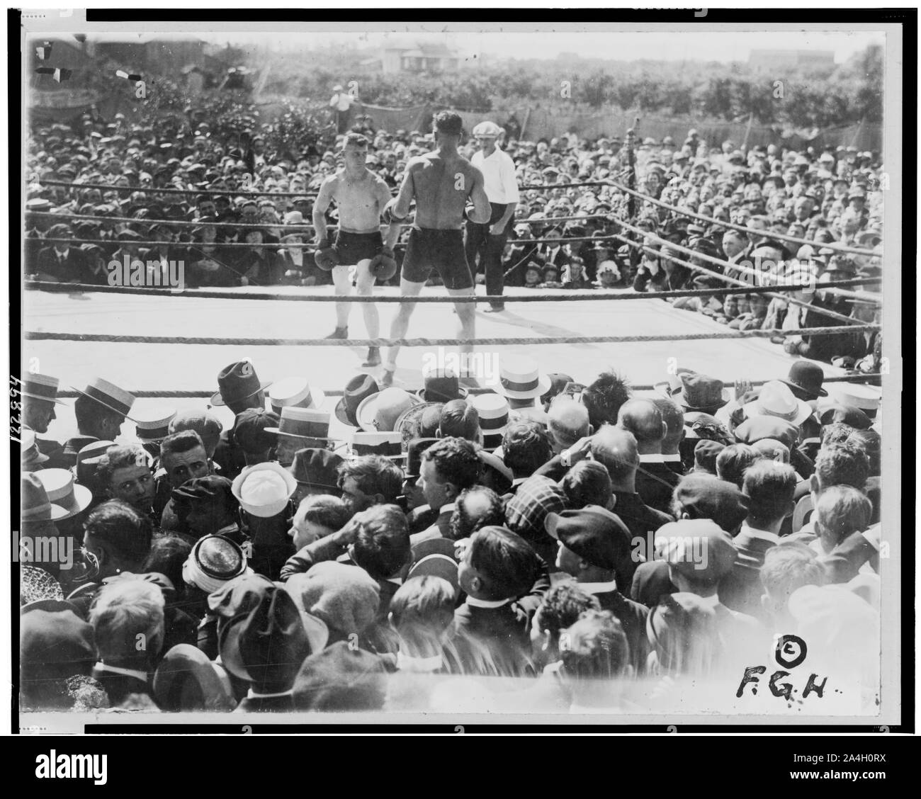 Fight outdoor Cut Out Stock Images & Pictures - Alamy