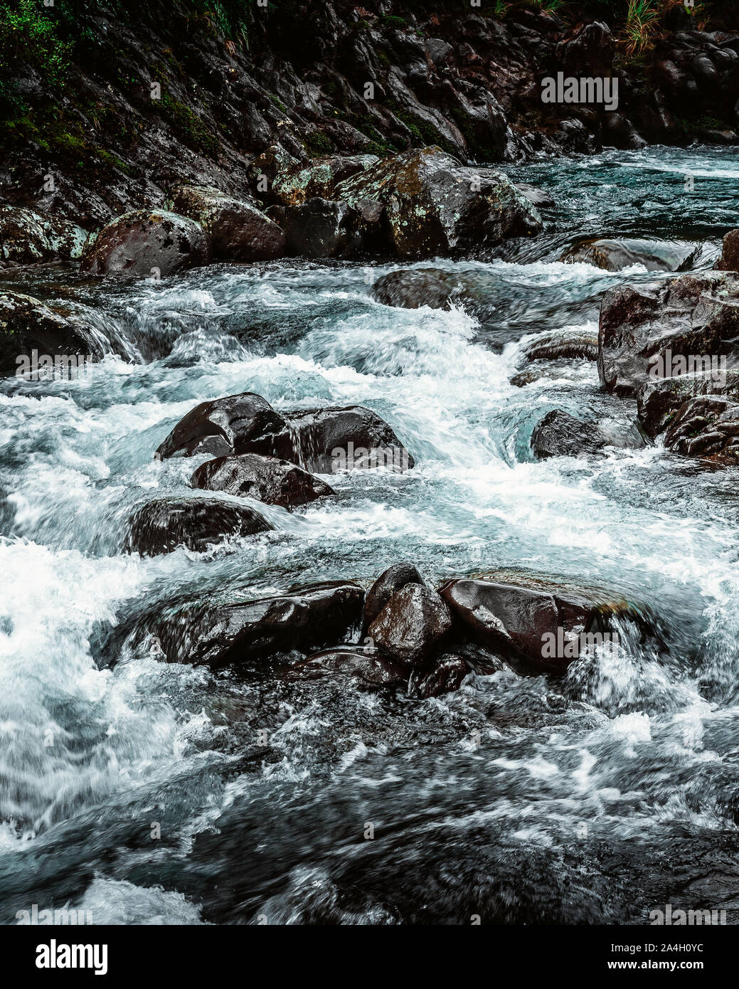 Waterfall in tongariro national park hi-res stock photography and ...