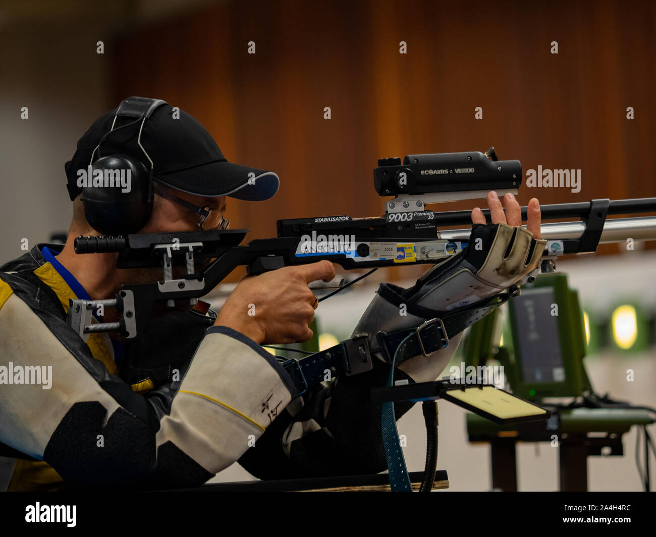 Rifle qualification hi-res stock photography and images - Alamy