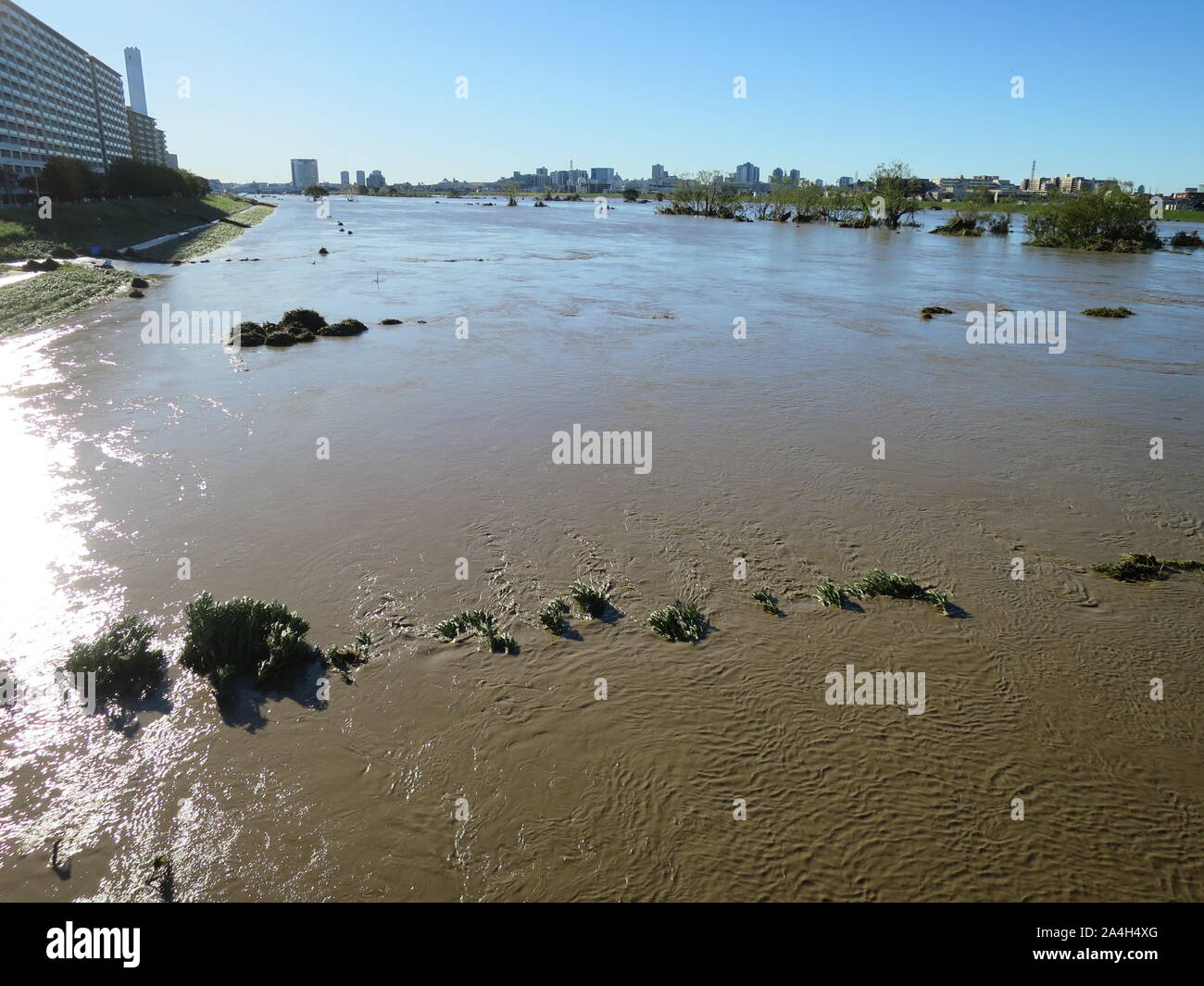 Tokyo, Japan. 12th Oct, 2019. A view of Tama river after Typhoon ...