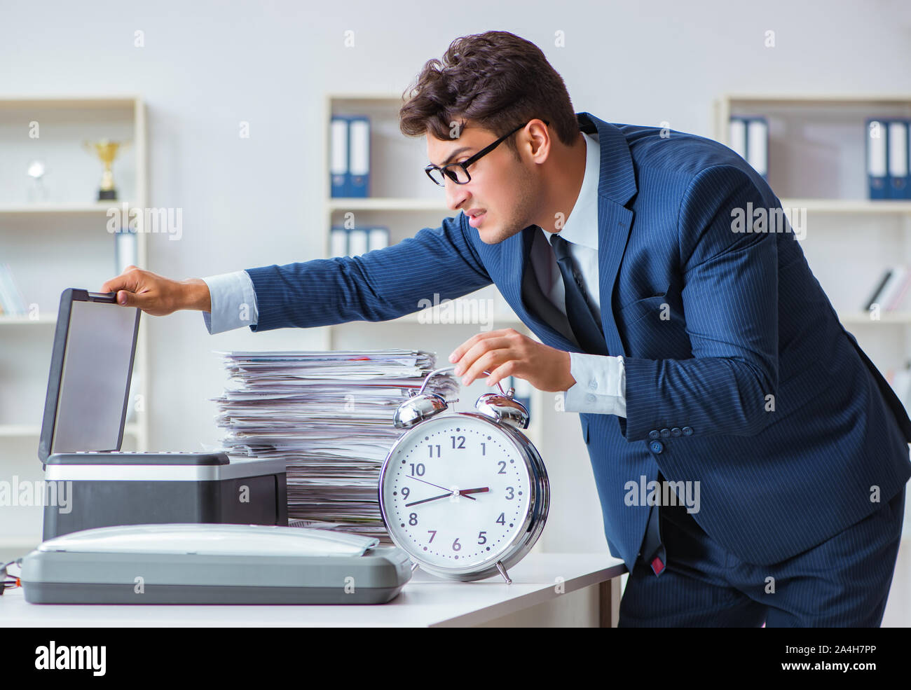 Making copies in office hi-res stock photography and images - Alamy