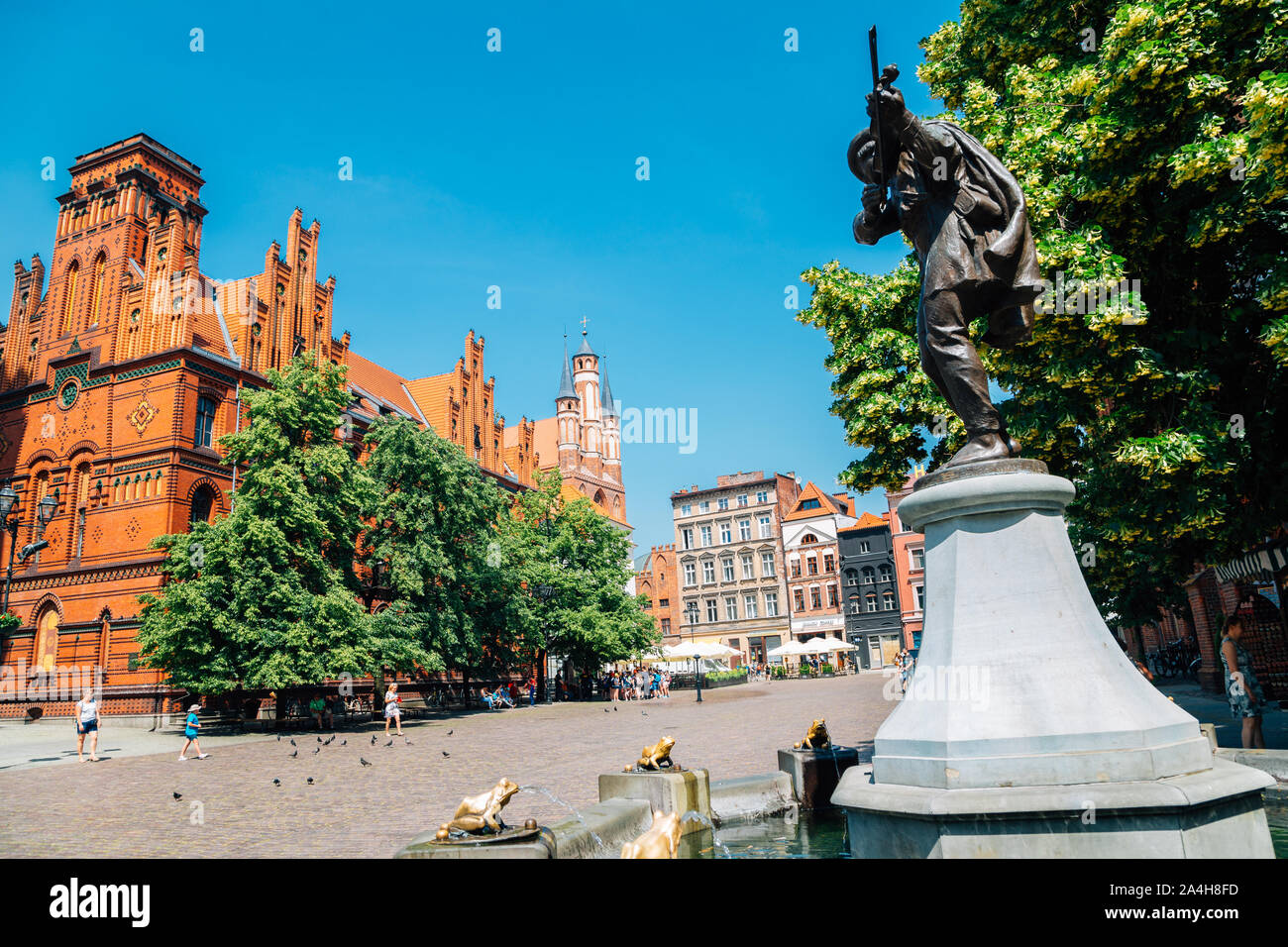 Torun, Poland - June 11, 2019 : Rynek Staromiejski square Stock Photo ...