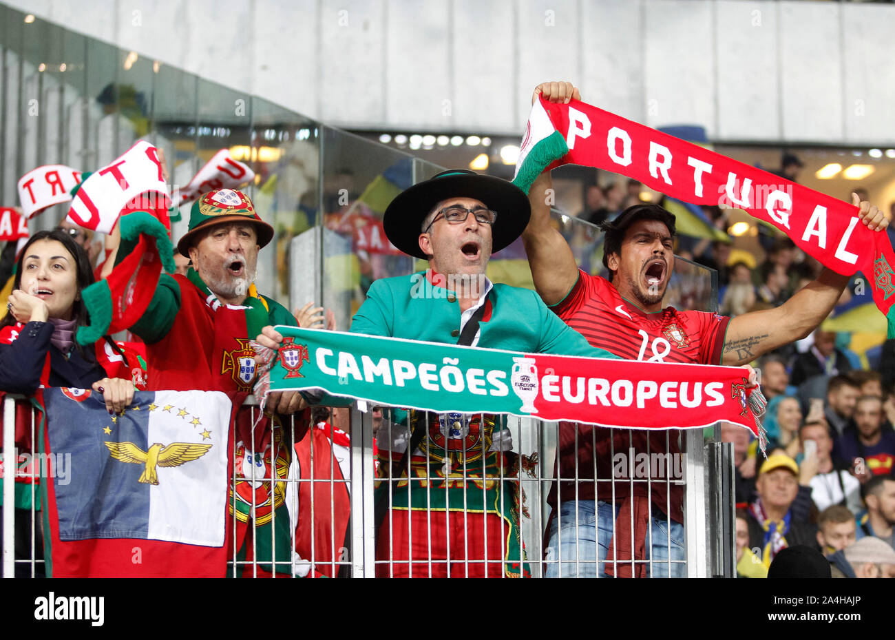 Uefa euro 2020 fans hi-res stock photography and images - Alamy