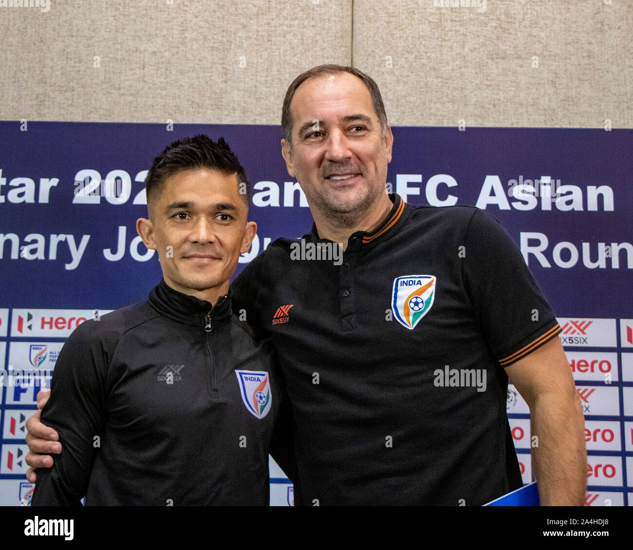 Qatar national soccer team captain hi-res stock photography and images ...