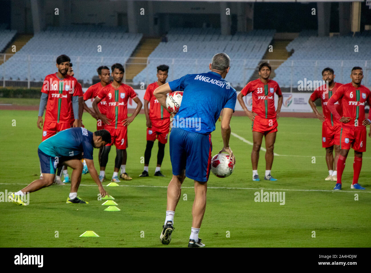Kolkata, India. 14th Oct, 2019. Different moments of pre-match practice ...