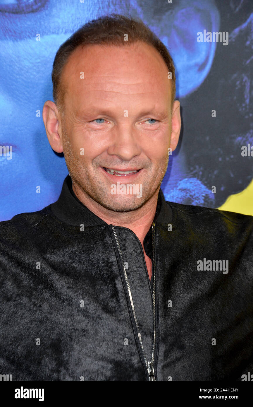 Los Angeles, USA. 14th Oct, 2019. Andrew Howard at the premiere of HBO ...