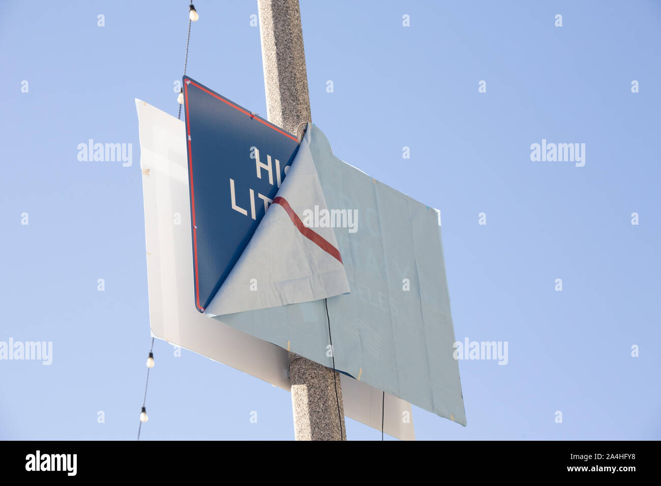 Unveiling of sign hi-res stock photography and images - Alamy