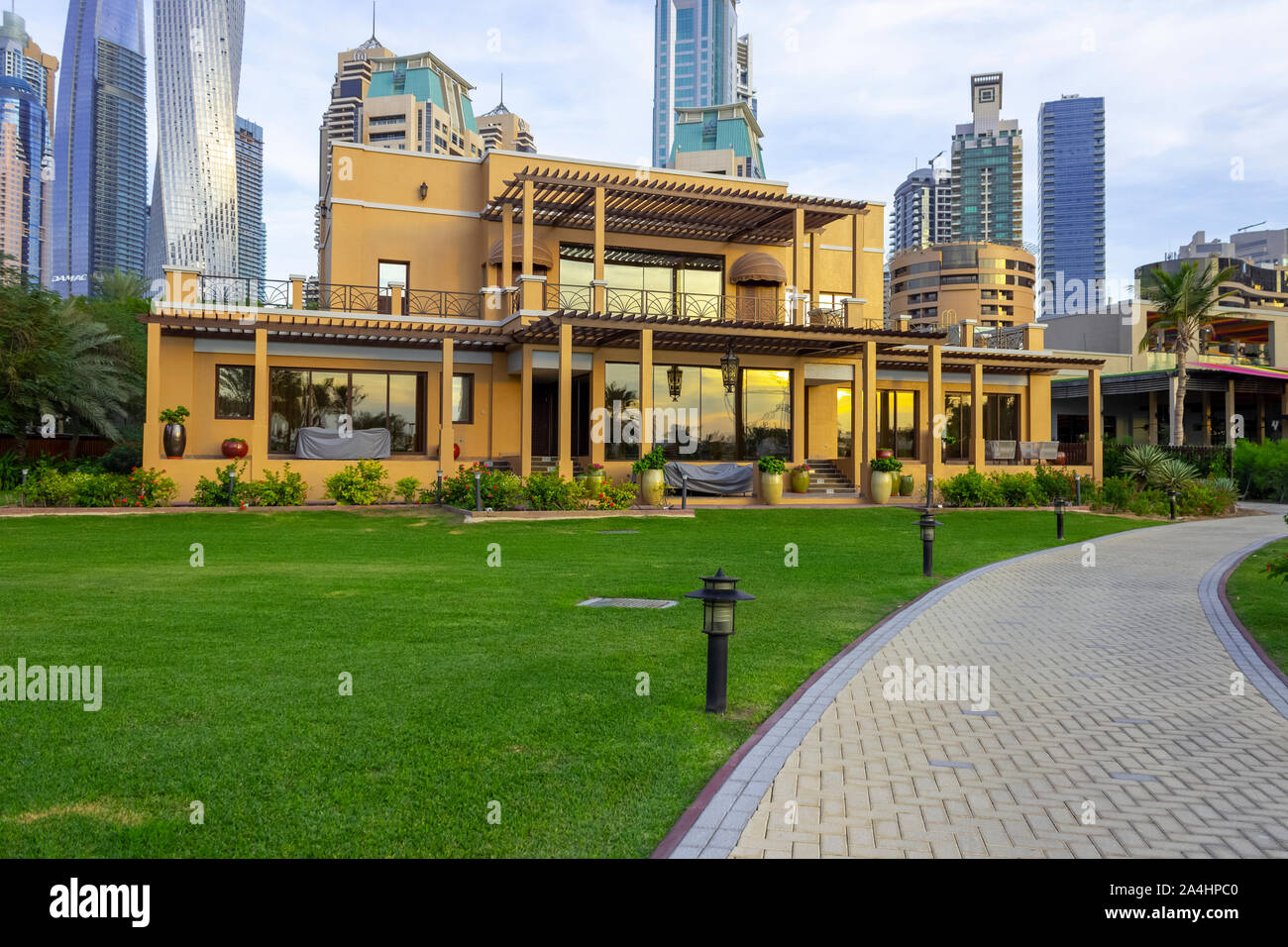 Dubai skyline le royal hi-res stock photography and images - Alamy
