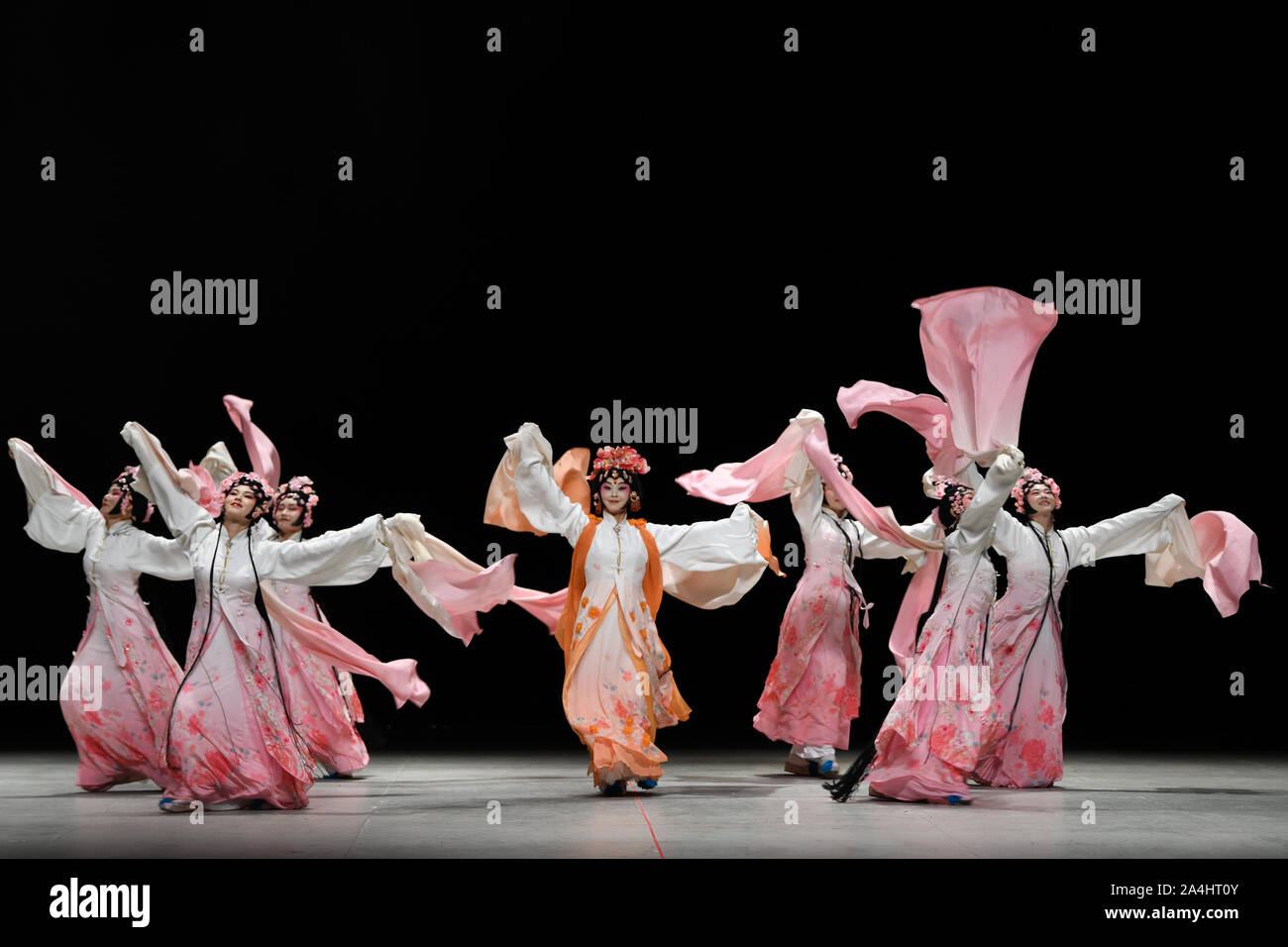 Peony pavilion hi-res stock photography and images - Alamy