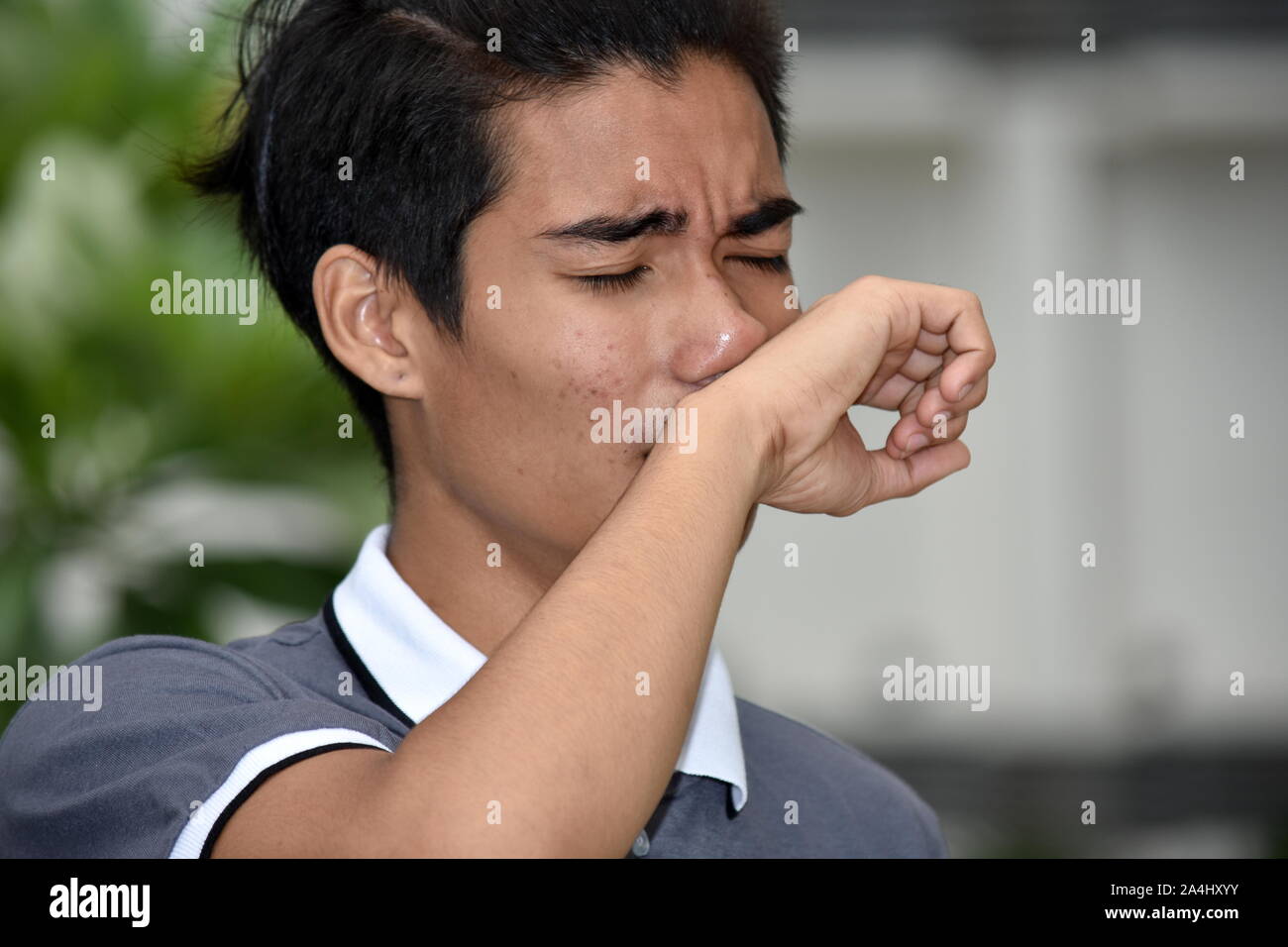 Attractive guy crying hi-res stock photography and images - Alamy
