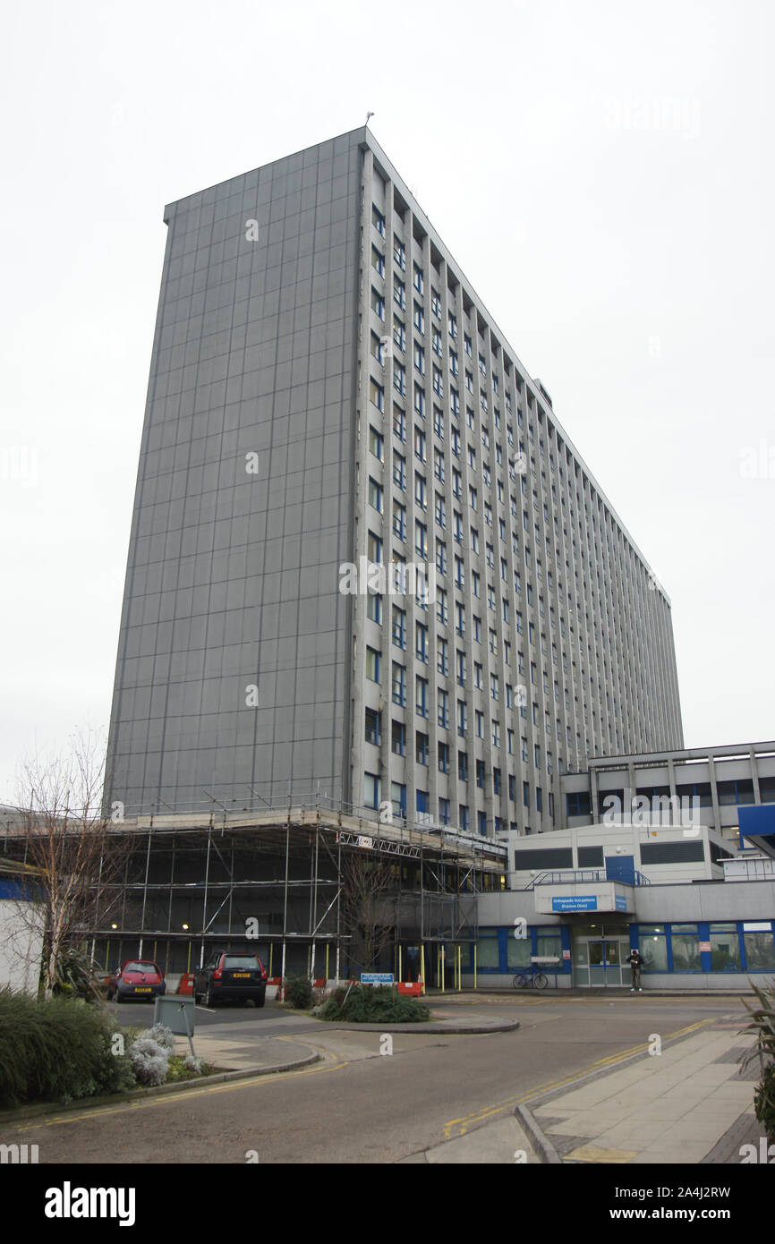 High rise hospital hi-res stock photography and images - Alamy