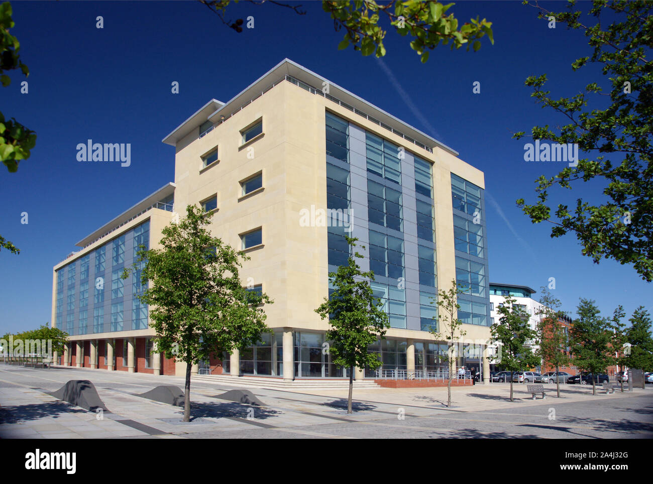 High rise office block hi-res stock photography and images - Alamy