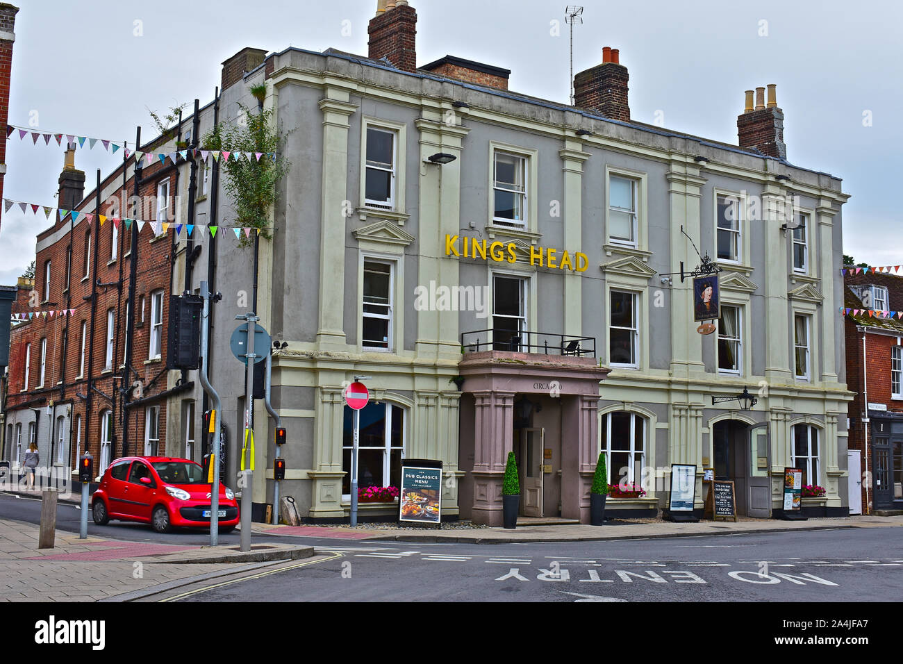 The King's Head Hotel is an imposing building in the central Square of ...