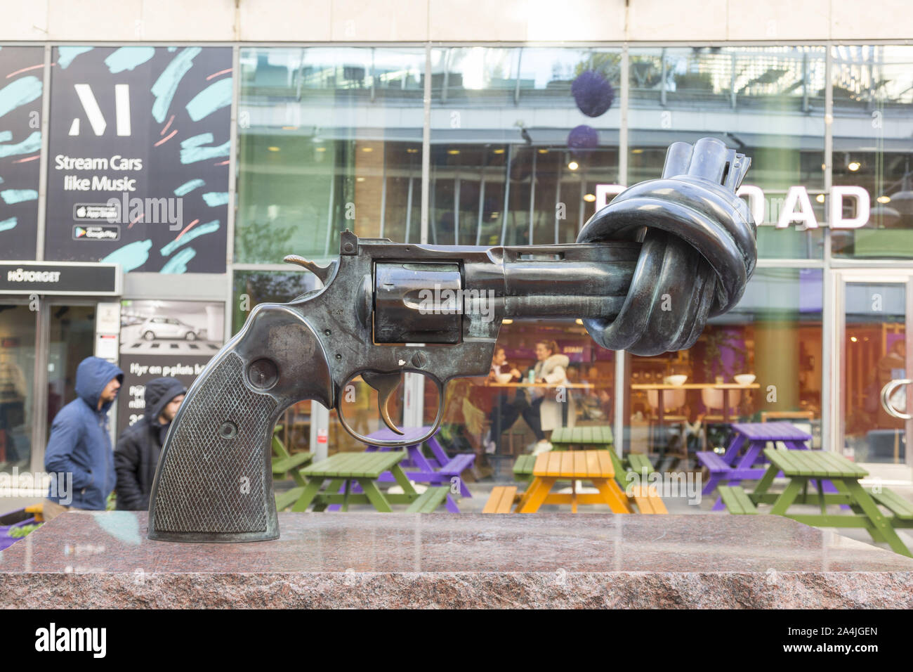 Mark chapman gun hi-res stock photography and images - Alamy