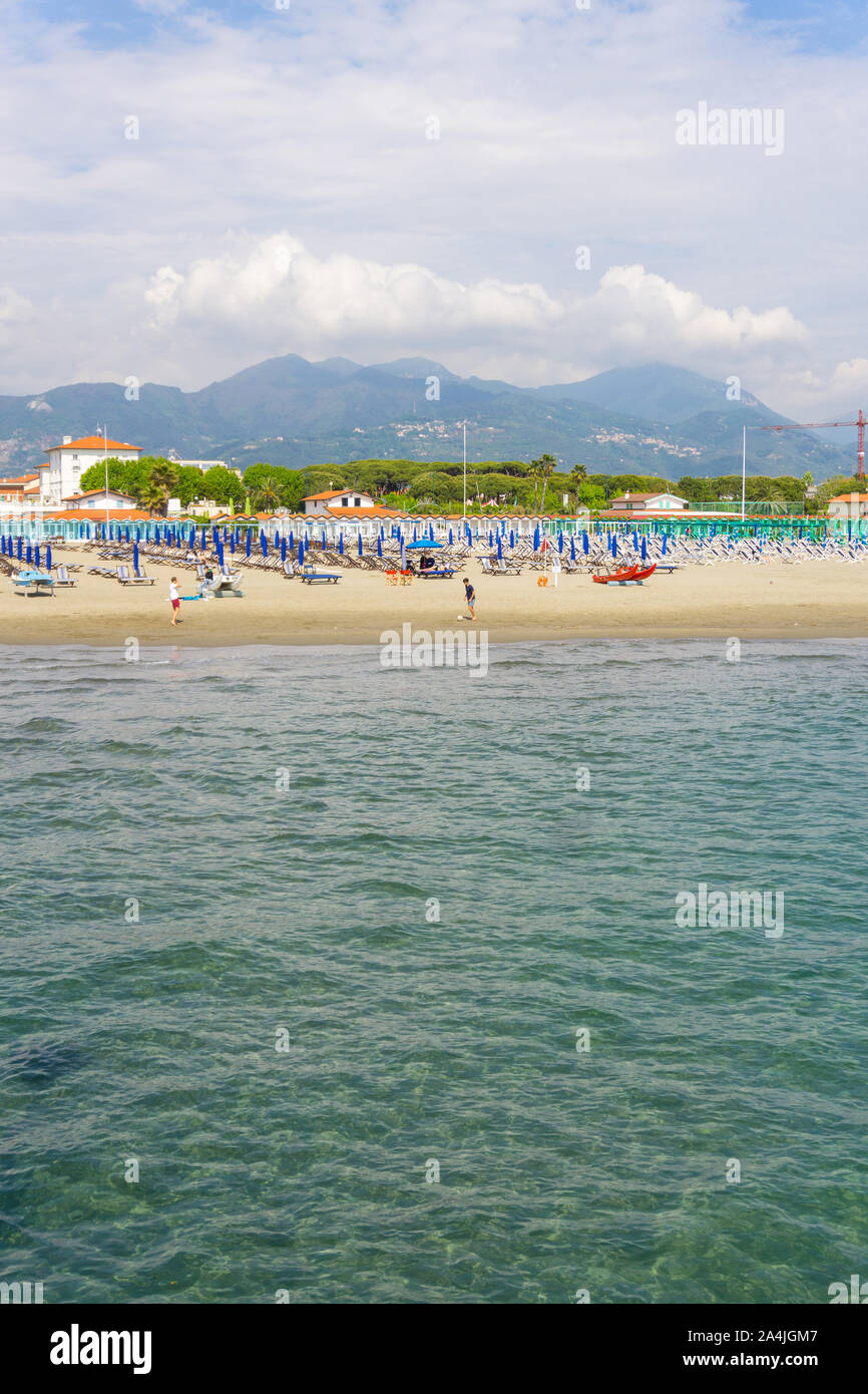 Forte dei marmi beach italy hi-res stock photography and images - Alamy