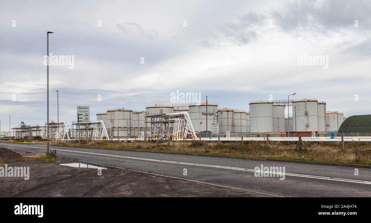 Industrial complex pipes hi-res stock photography and images - Alamy