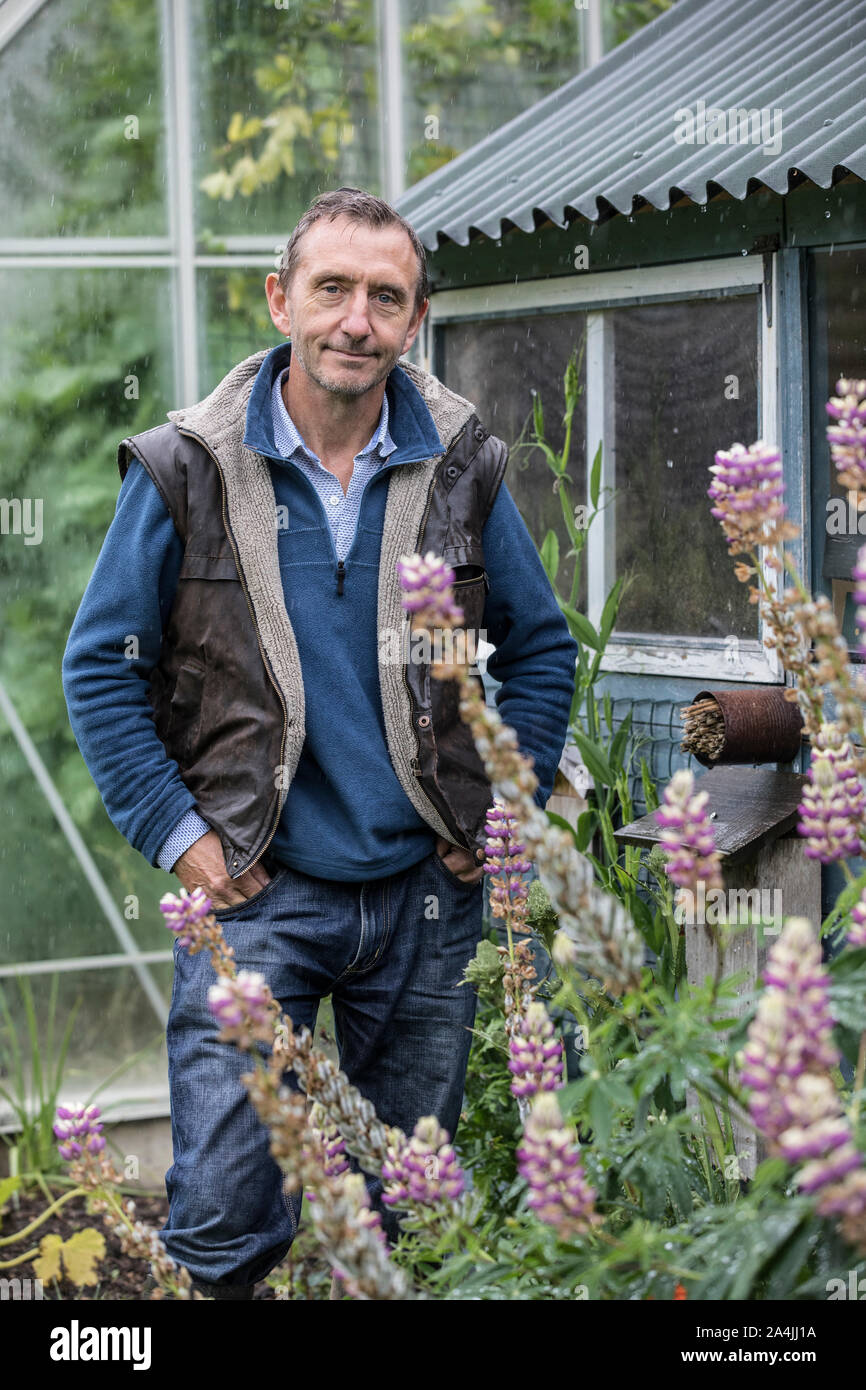 Dave Goulson, Professor of Biology. Specializing in the ecology and ...