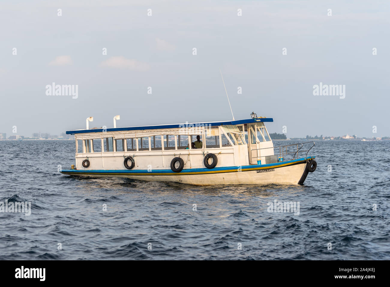 Maldives boat local hi-res stock photography and images - Alamy