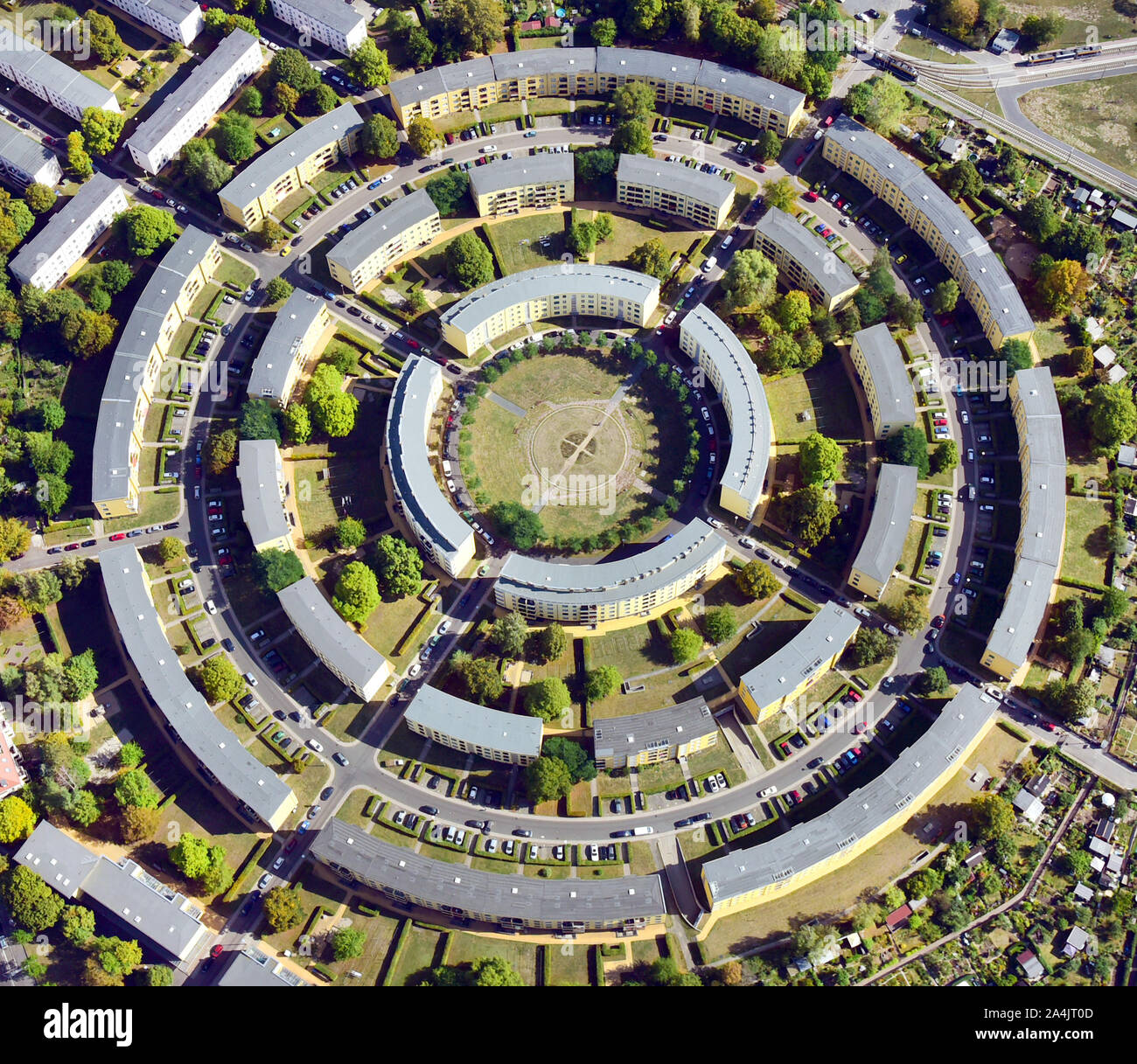 Circular Building Plan Rotating Architecture: 16 Spinning Buildings