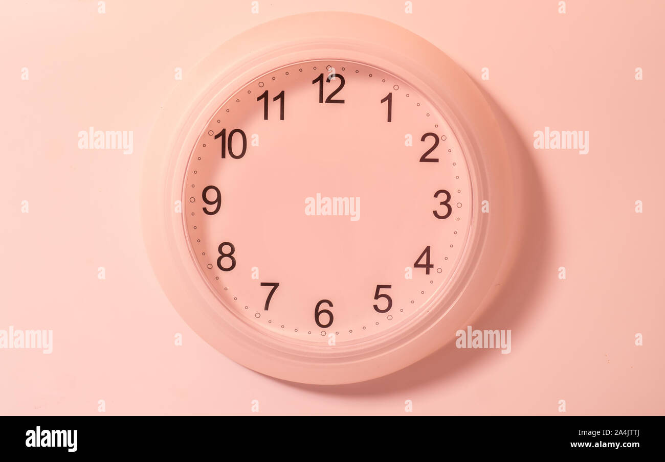 Arrows clock hi-res stock photography and images - Alamy