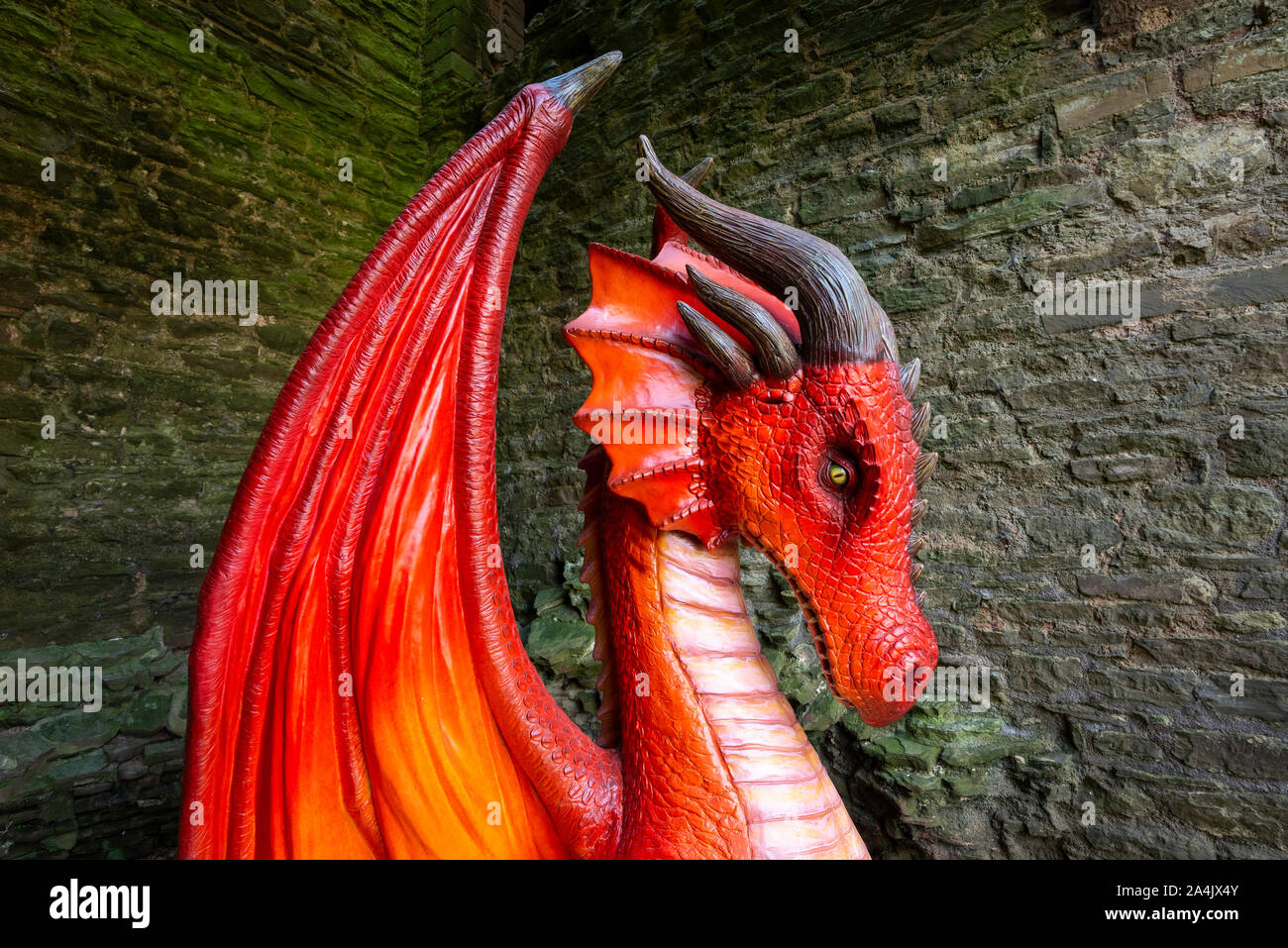 Welsh red dragon castle hi-res stock photography and images - Alamy