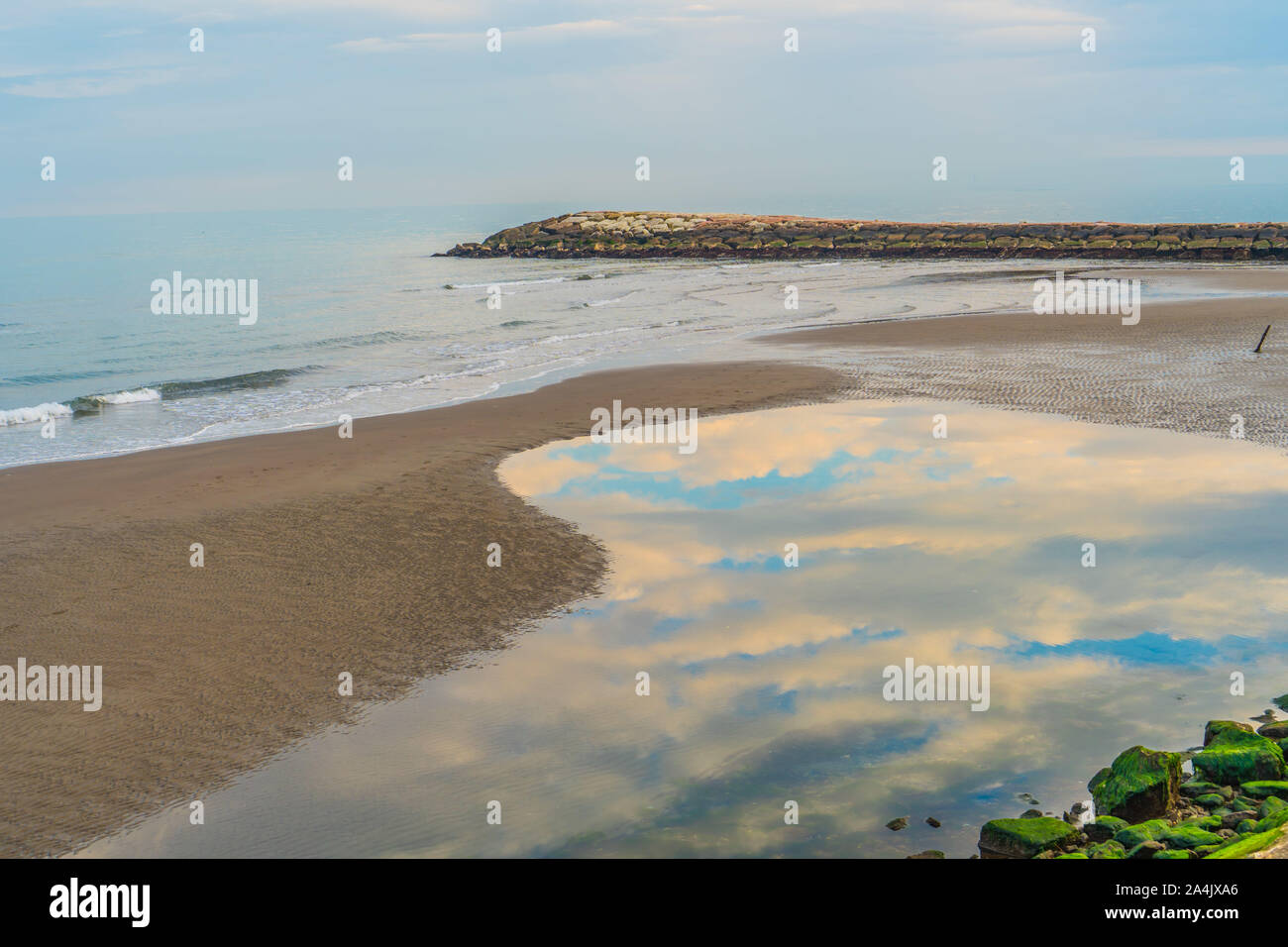 Dam on beach hi-res stock photography and images - Alamy