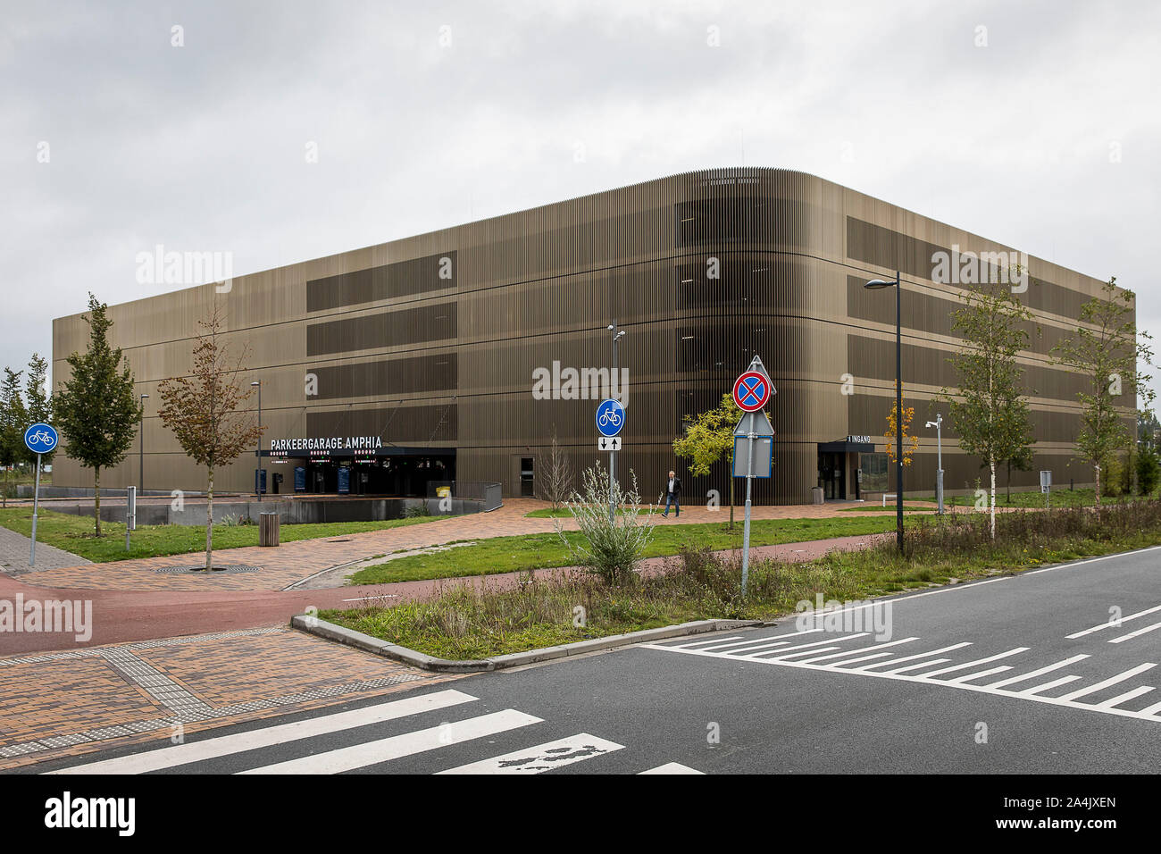 Pro parking hi-res stock photography and images - Alamy